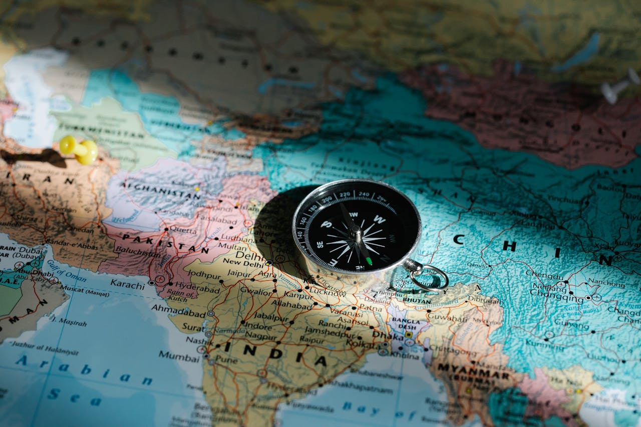 Travel Guides: Discover Hidden Gems Around the World - Epic Travel Trails